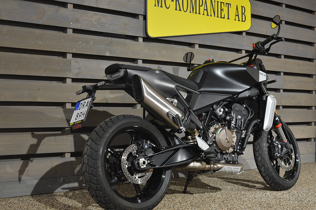 Husqvarna 801 Svartpilen -24 - MC-Kompaniet i Väring